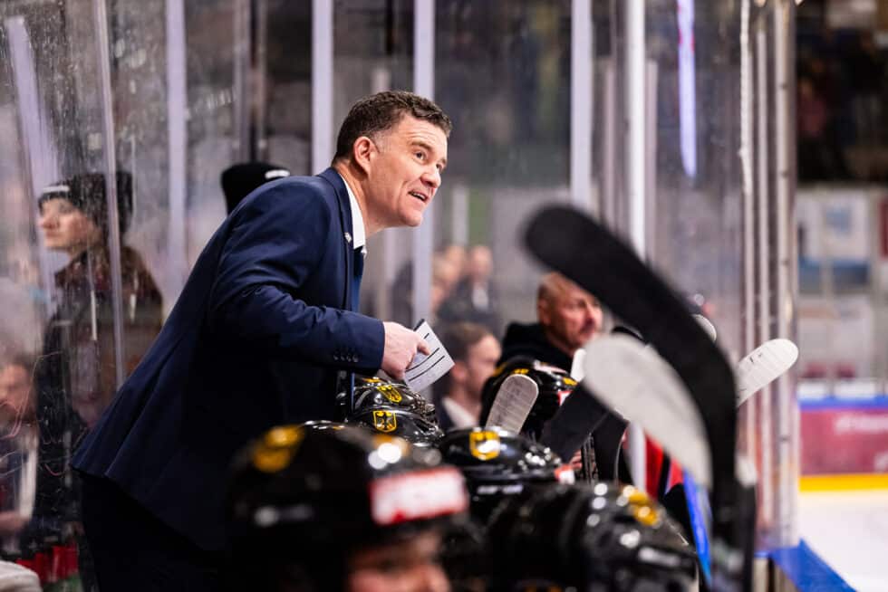 DEB verlängert mit Frauen-Bundestrainer Jeff MacLeod